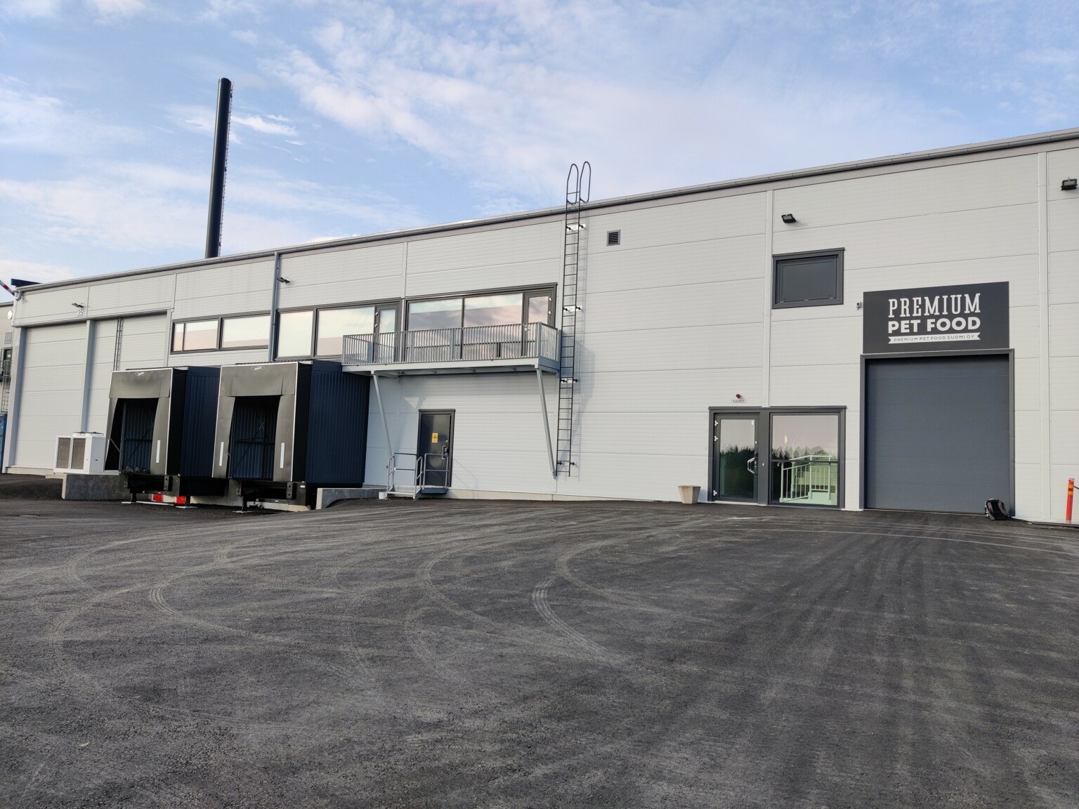 Premium Pet Food factory brings a new level to sustainable pet food ...